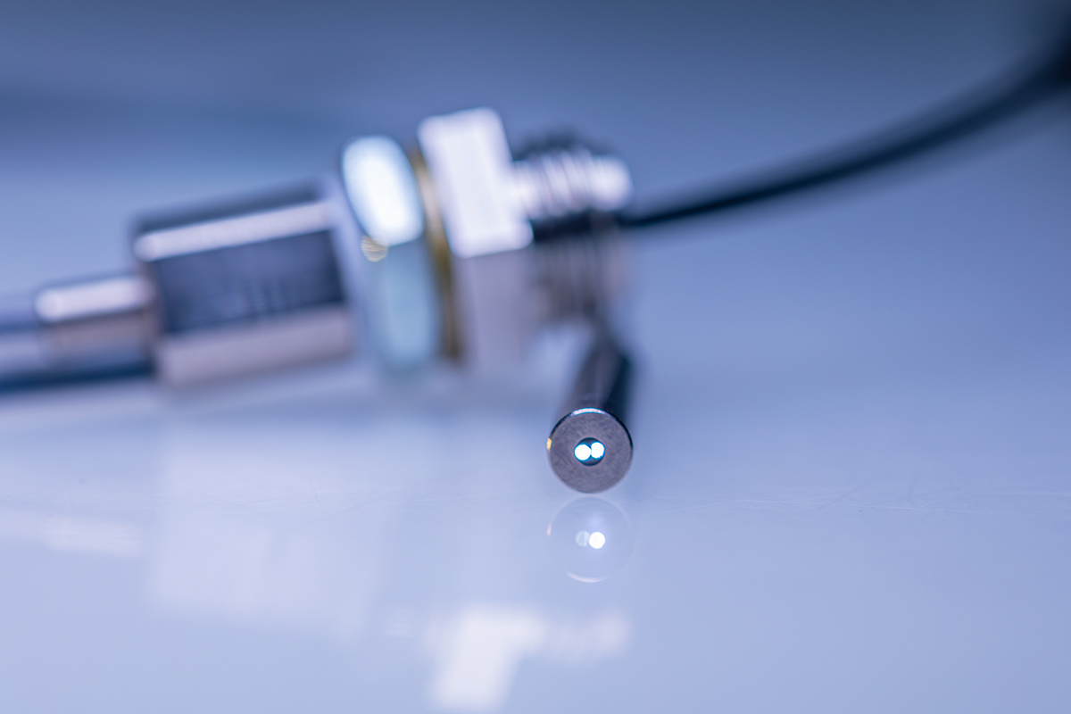 Wall bushings for fiber optics & vacuum technology | fibertec